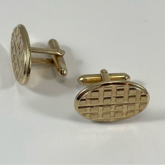 SWANK | Accessories | Vintage Swank Cufflinks Gold Tone Oval Stylized ...